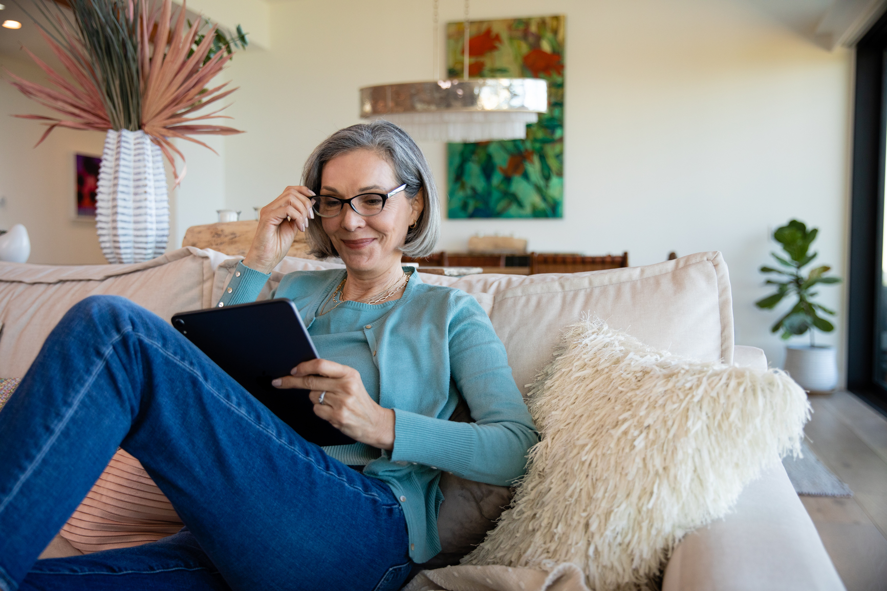 Estrogen Gel vs. Patch HRT: A Side-by-Side Comparison | Take Care by Hers